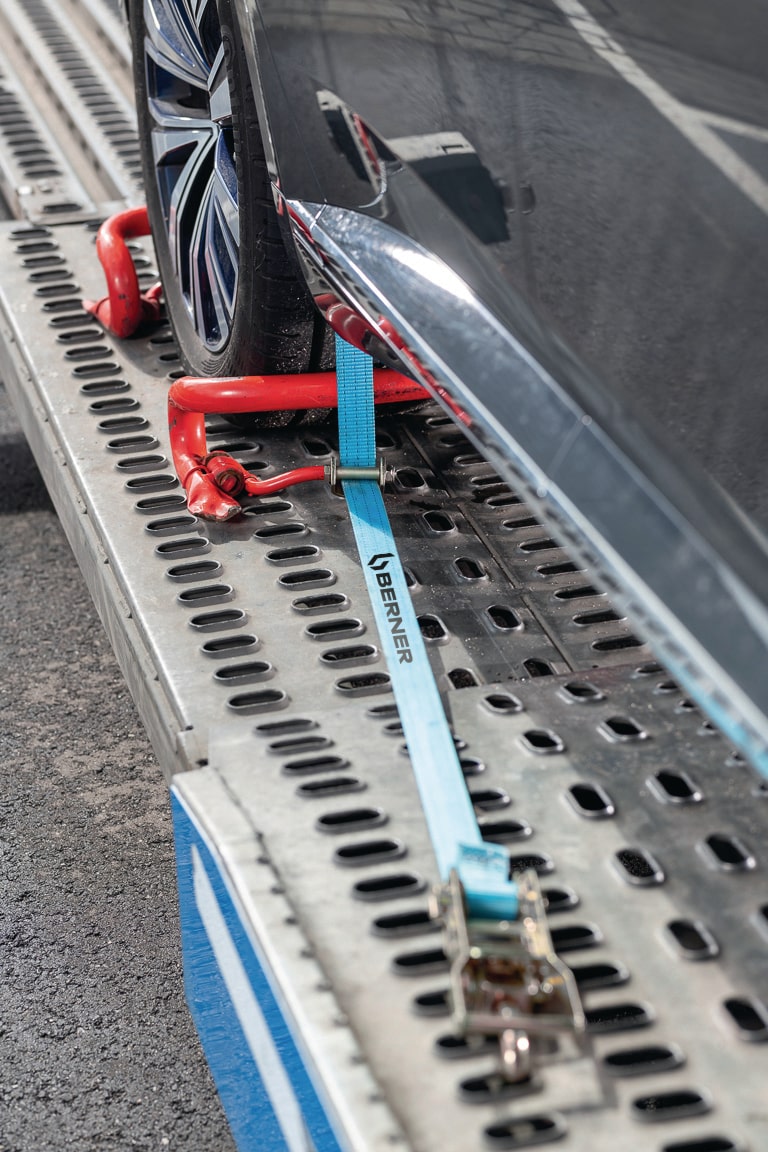 Sangle d’arrimage à cliquet, avec régulateur de sangle pour le transport automobile | Berner®